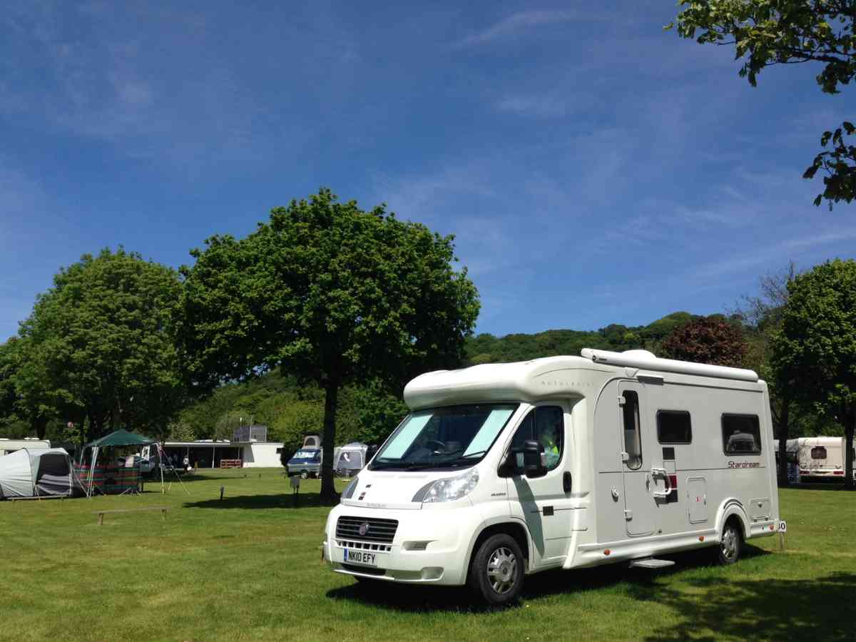 Perfect Bank Holiday - Little Winnick